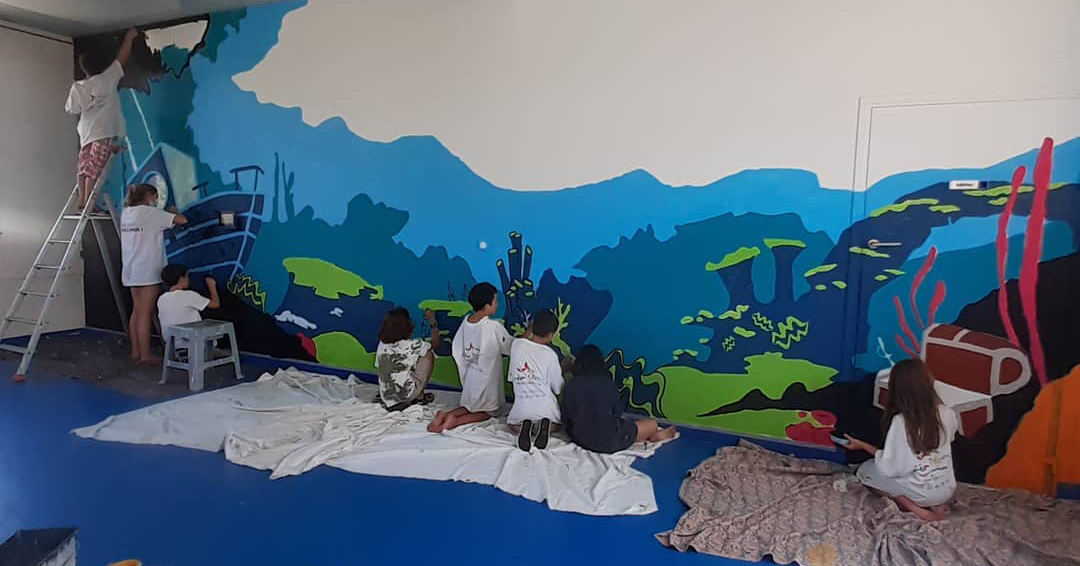 Fresque collective réalisée avec une école primaire - Créa Décor by ...